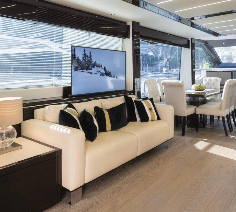 Yacht OREGGIA, Sunseeker | CHARTERWORLD Luxury Superyacht Charters